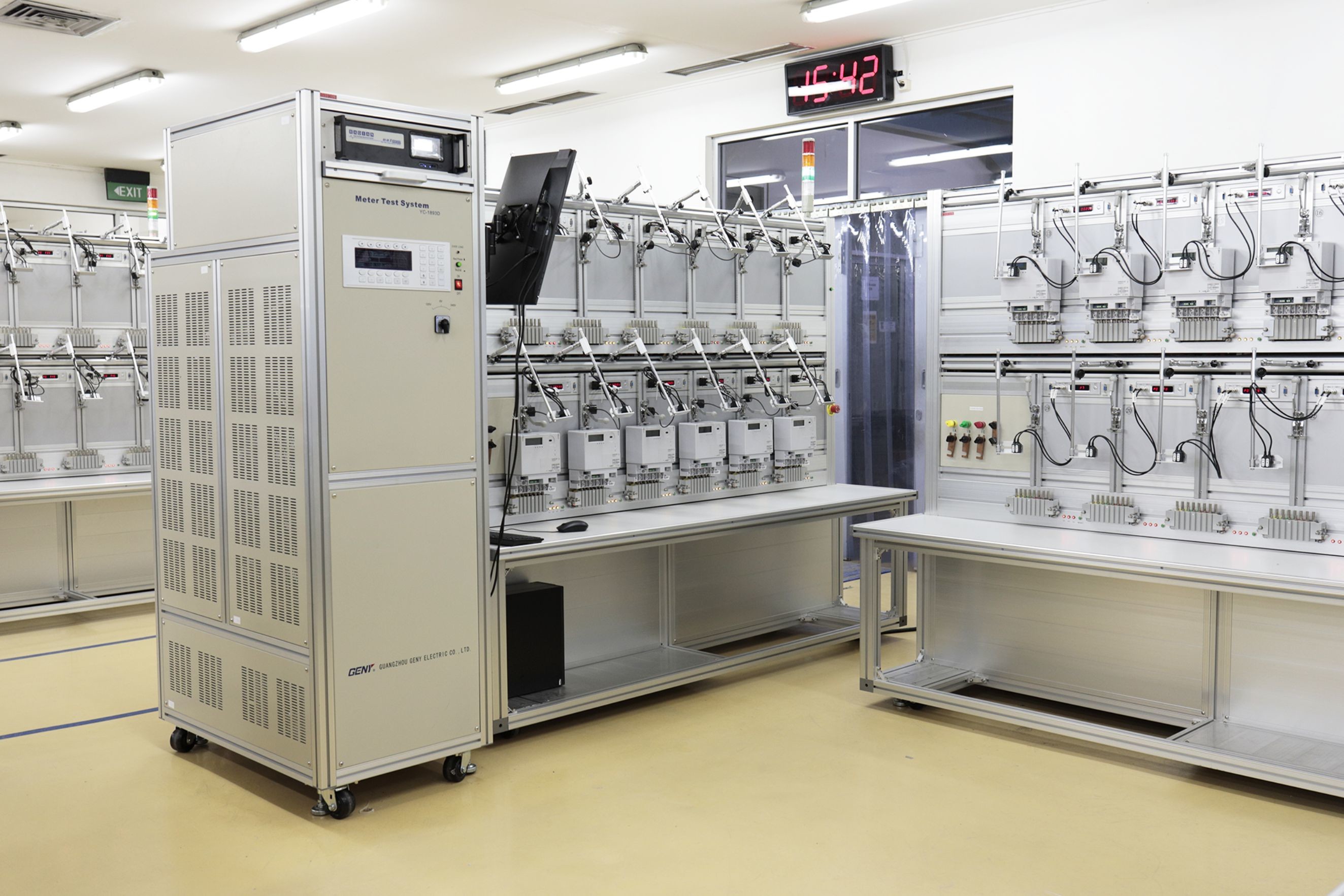 Accuracy 0.02% Energy Meter Test Bench Fully Automated Meter Test System